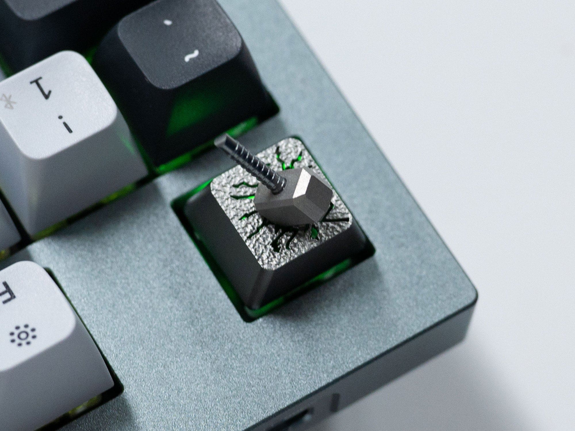 Hammer Aluminum Alloy Artisan Keycap | Keychron Hammer Aluminum Alloy Artisan Keycap | Keychron
